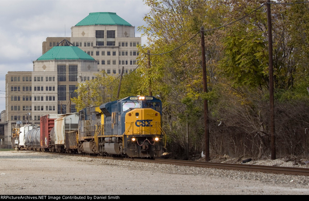 CSX 4597 leads Q507.